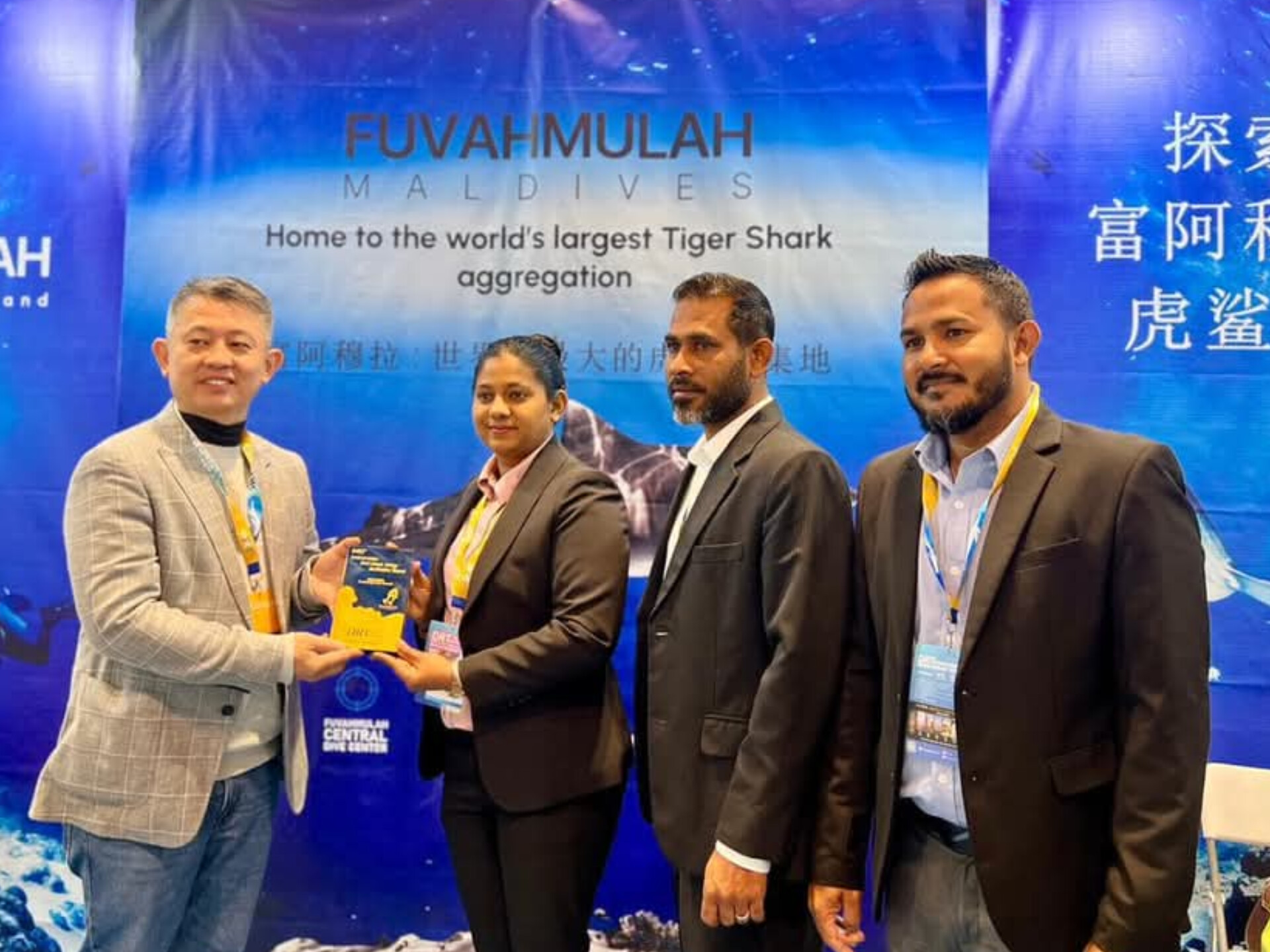 Fuvahmulah Triumphs as "Best Shark Diving Destination" at DRT Expo 2024 ...