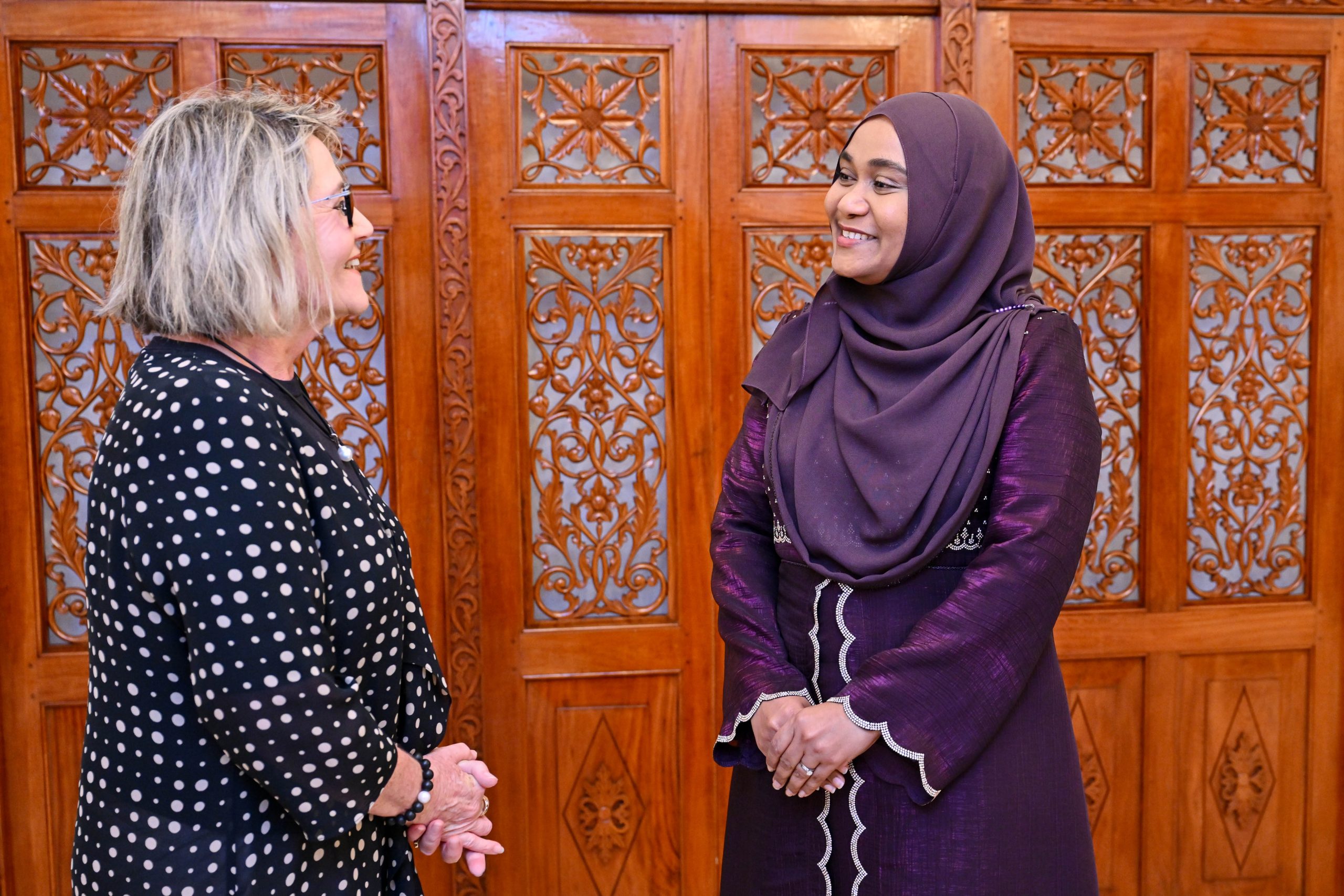 First Lady of Maldives Welcomes Mrs. Darrilyn Dawson for Courtesy Visit ...