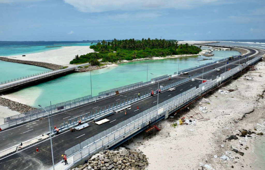 24-Year-Old Dies in Motorbike Crash on Addu's Hankede Bridge - The ...