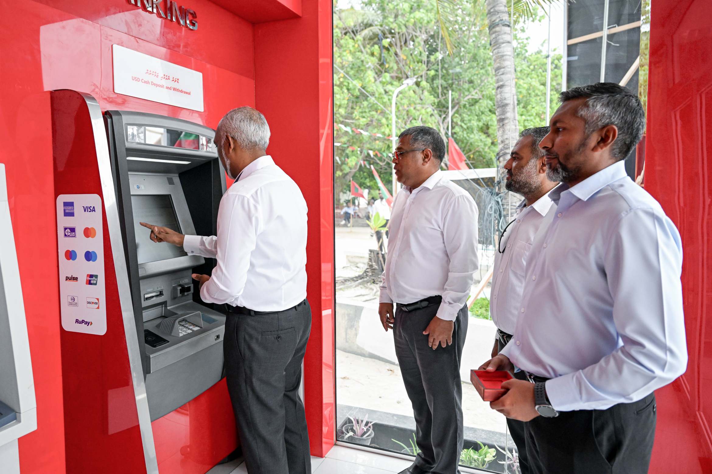 BML CEO Shareef: “New USD ATM Supports Thoddoo’s Tourism and ...