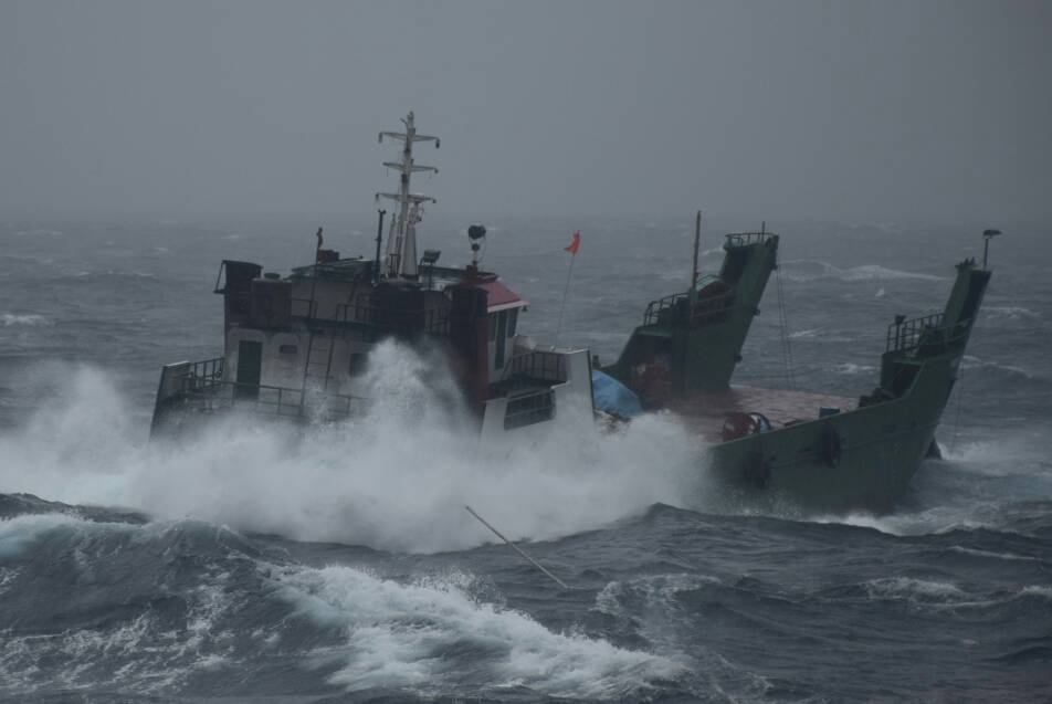 Four Days of Rough Weather Ahead — MET Office Warns of Strong Winds ...