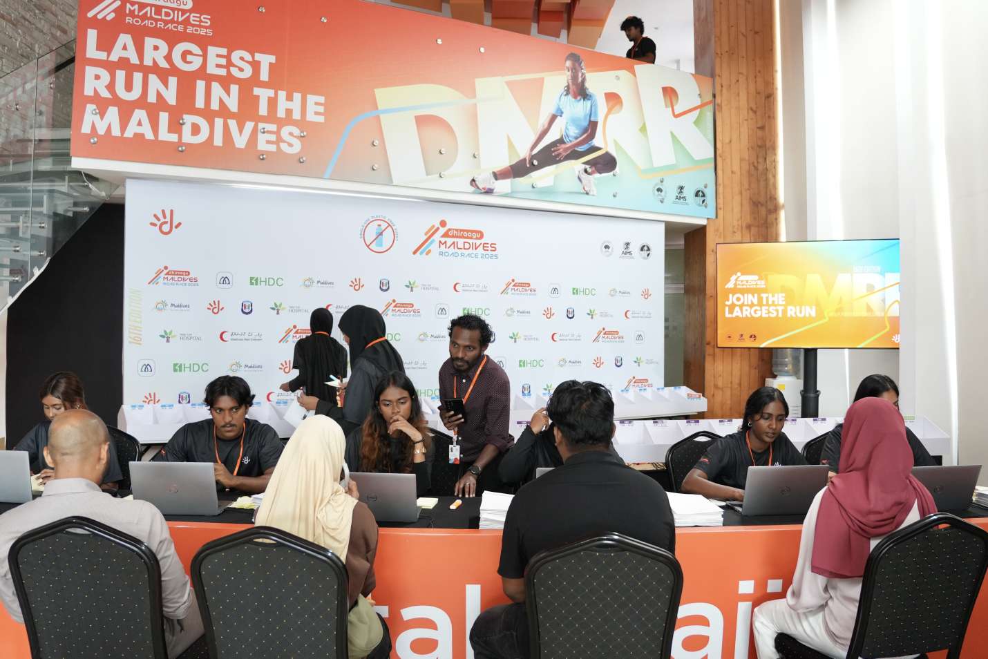 Dhiraagu Begins Race Kit Distribution for Maldives’ Largest Running ...