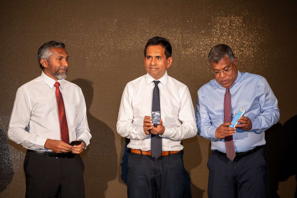 BML unveils Visa Platinum Debit Card offering USD 3,200 daily ...