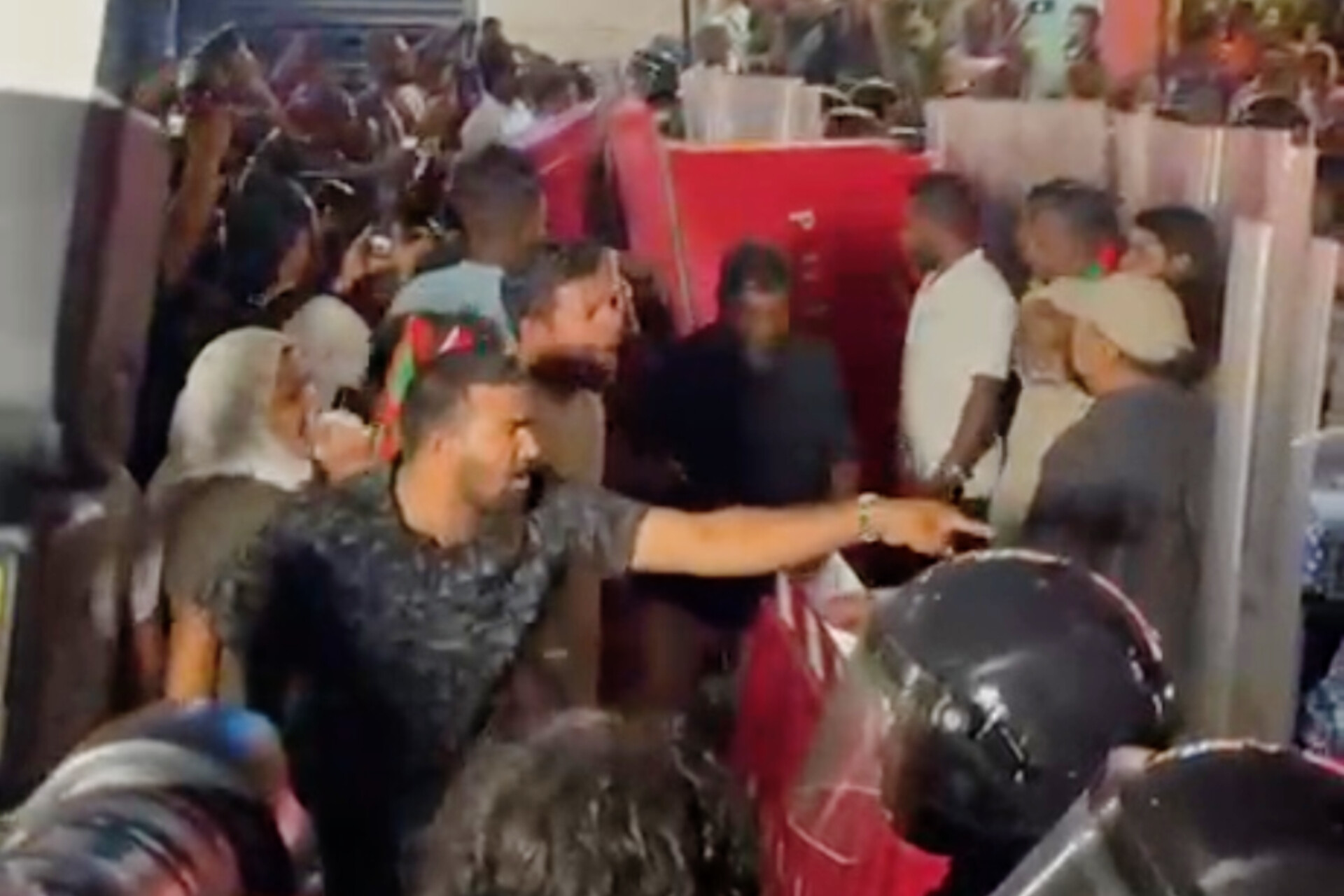 Police: MDP protest turns violent, undermining rule of law in Maldives ...